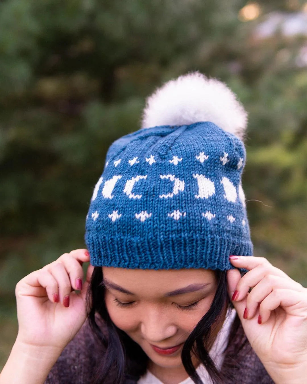 Knitting Pattern: Moon Festival Hat – a moon colorwork hat