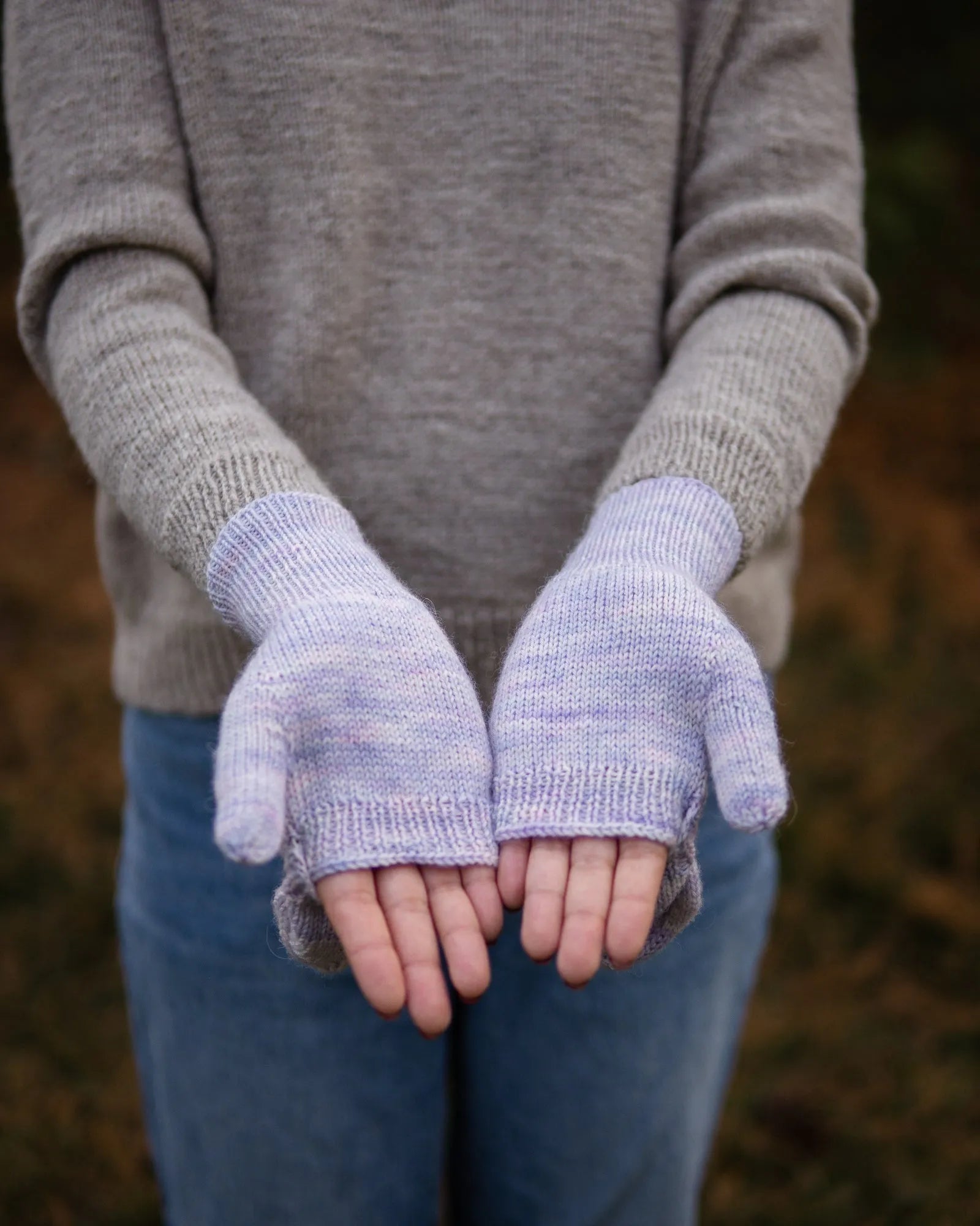 Clara's Playtime Convertible Mittens Light - Knitting Pattern