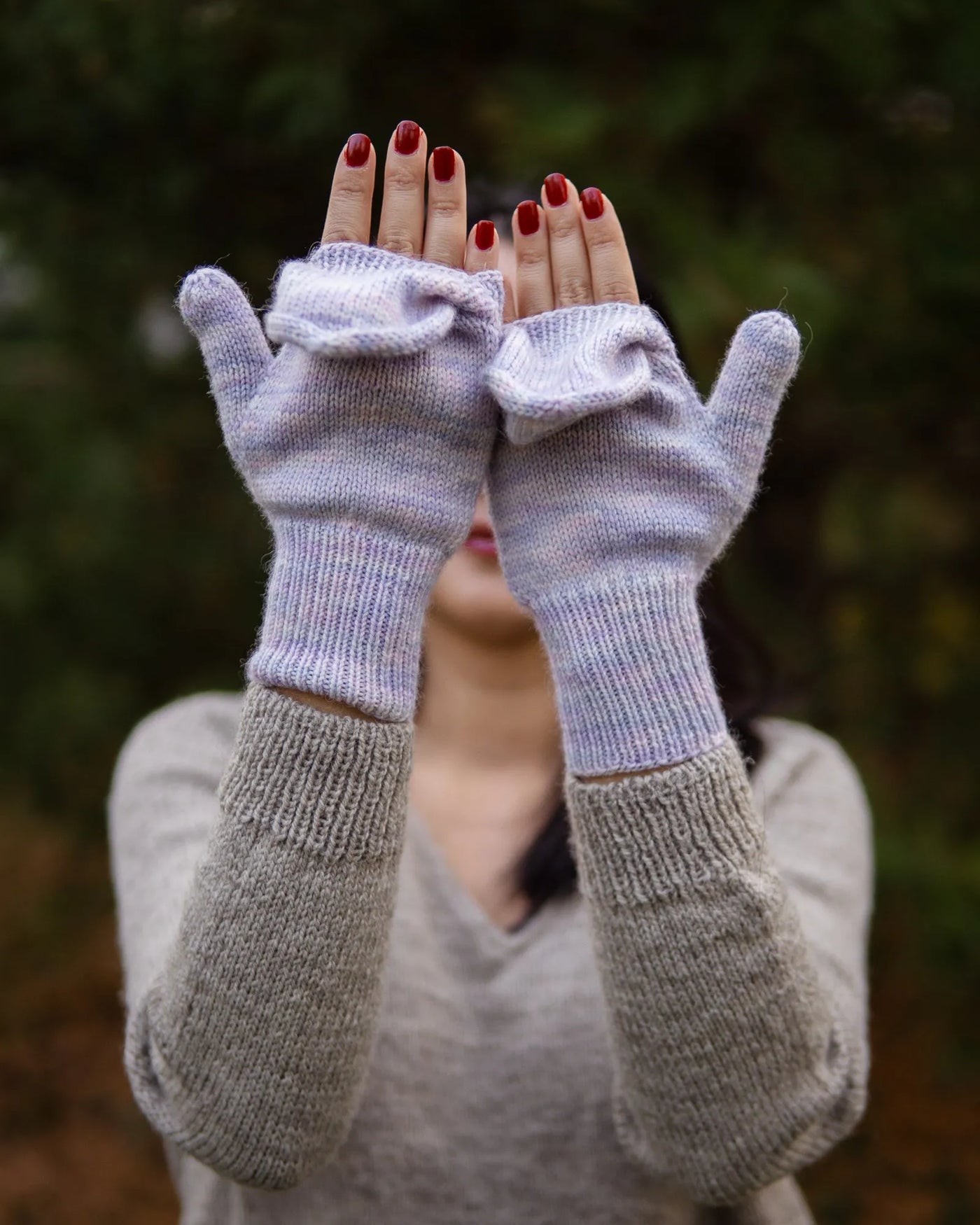 Clara's Playtime Convertible Mittens Light - Knitting Pattern