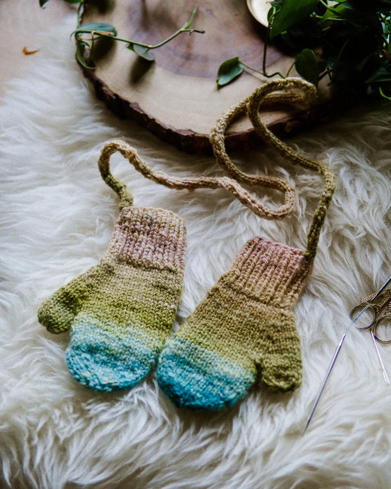 Convertible Mittens Knitting Pattern | Clara's Playtime Mittens